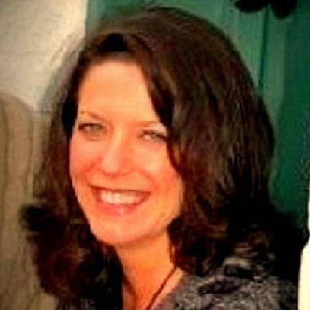 Jennifer Simoneau's Instagram, Twitter & Facebook on IDCrawl