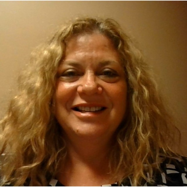 Lisa Holstein's Instagram, Twitter & Facebook on IDCrawl