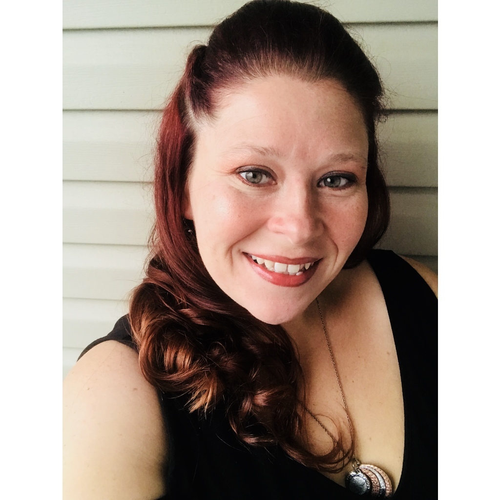 Courtney Sweeney's Instagram, Twitter & Facebook on IDCrawl