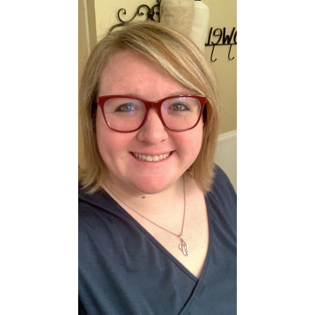 Julie Meza's Instagram, Twitter & Facebook on IDCrawl