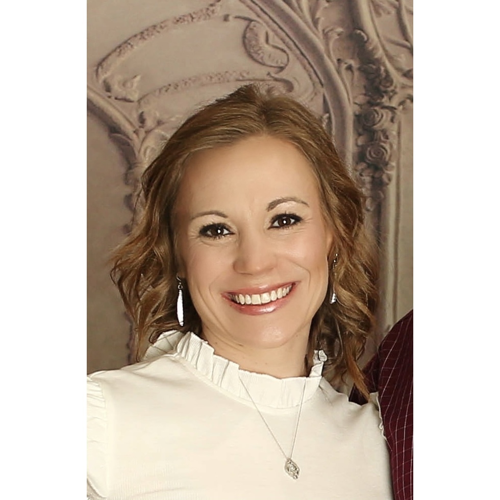 Beth Prado's Instagram, Twitter & Facebook on IDCrawl