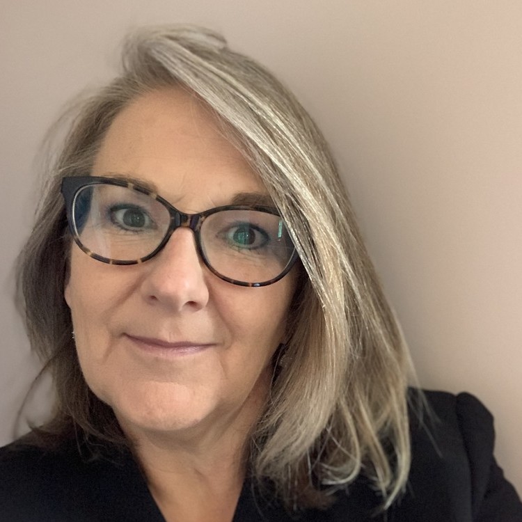 Lisa Pender's Instagram, Twitter & Facebook on IDCrawl