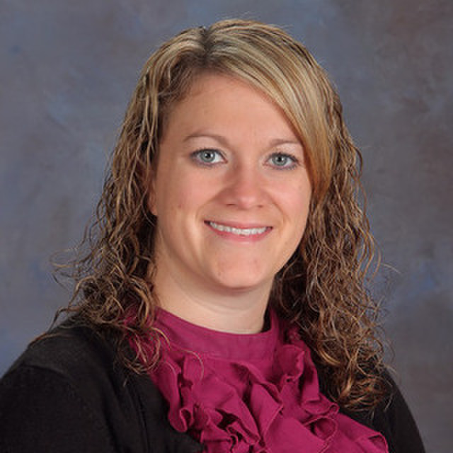 Julie Constantino's Instagram, Twitter & Facebook on IDCrawl