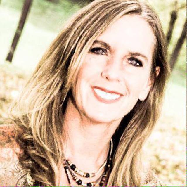 Lisa Contino's Instagram, Twitter & Facebook on IDCrawl