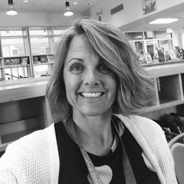 Julie Manton's Instagram, Twitter & Facebook on IDCrawl