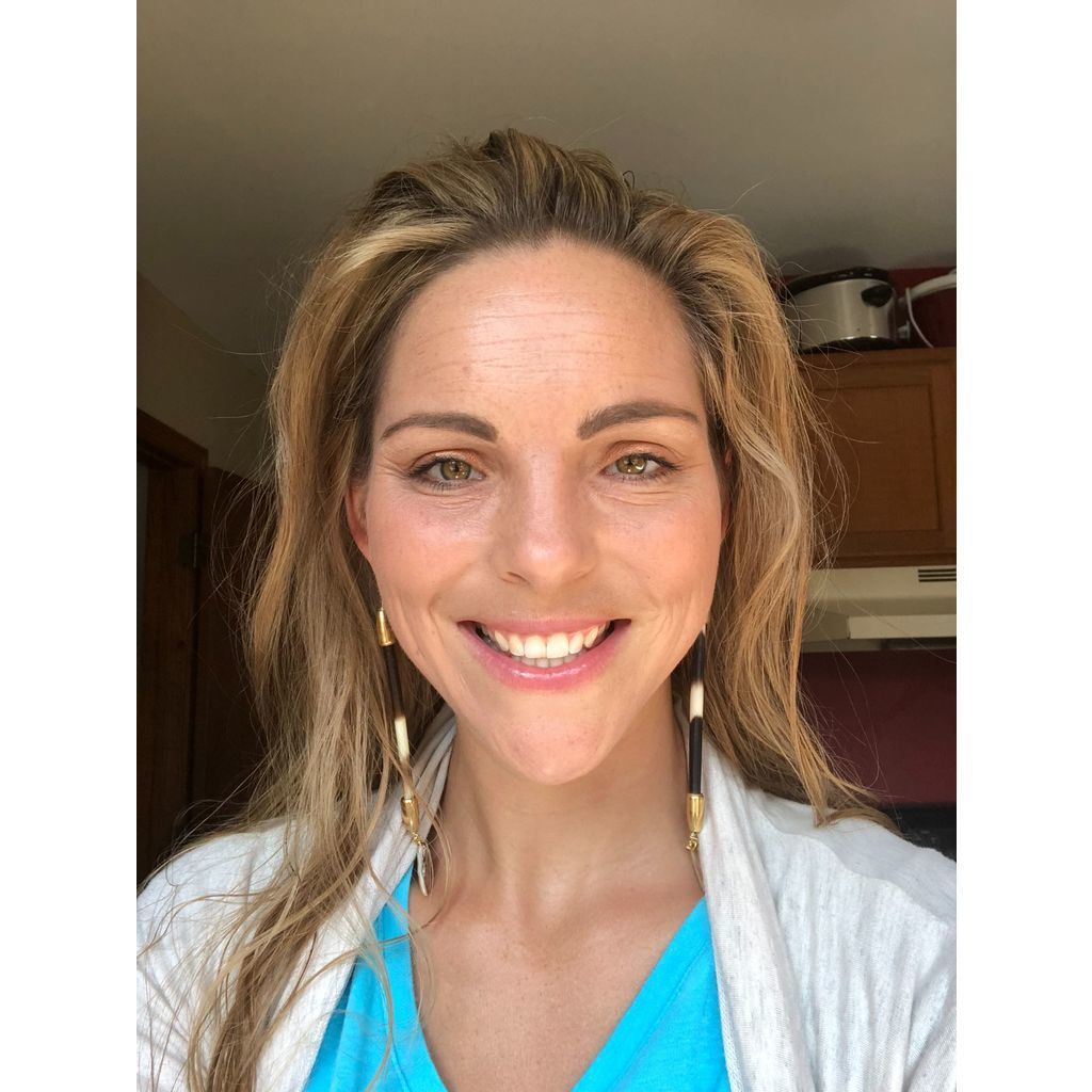 Laura Lindquist's Instagram, Twitter & Facebook on IDCrawl