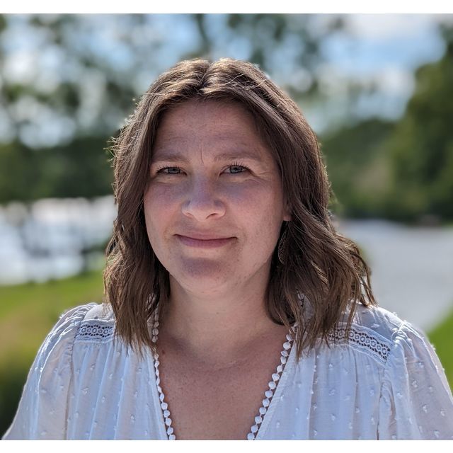 Stephanie Jenner's Instagram, Twitter & Facebook on IDCrawl