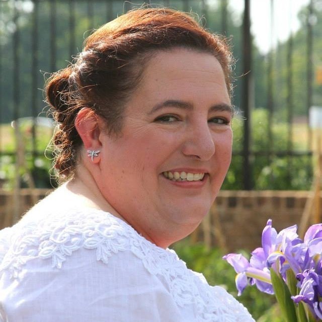 Julia Roper's Instagram, Twitter & Facebook on IDCrawl