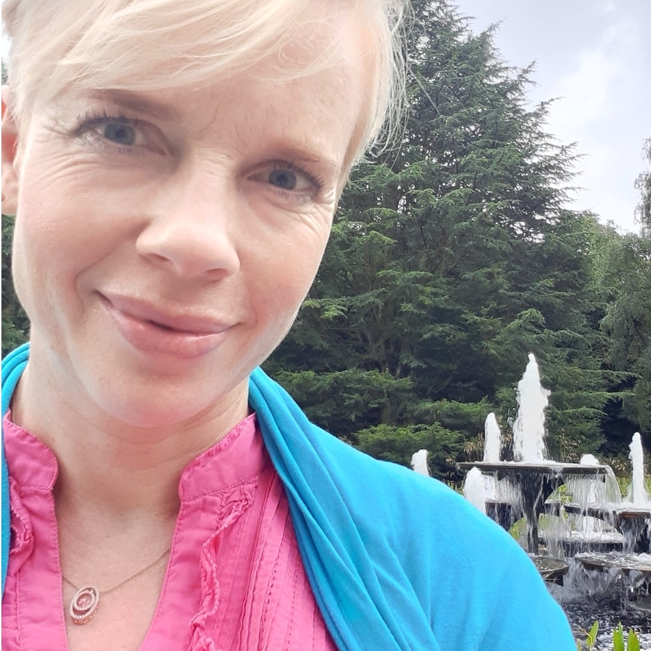 Rebecca Gribble's Instagram, Twitter & Facebook on IDCrawl