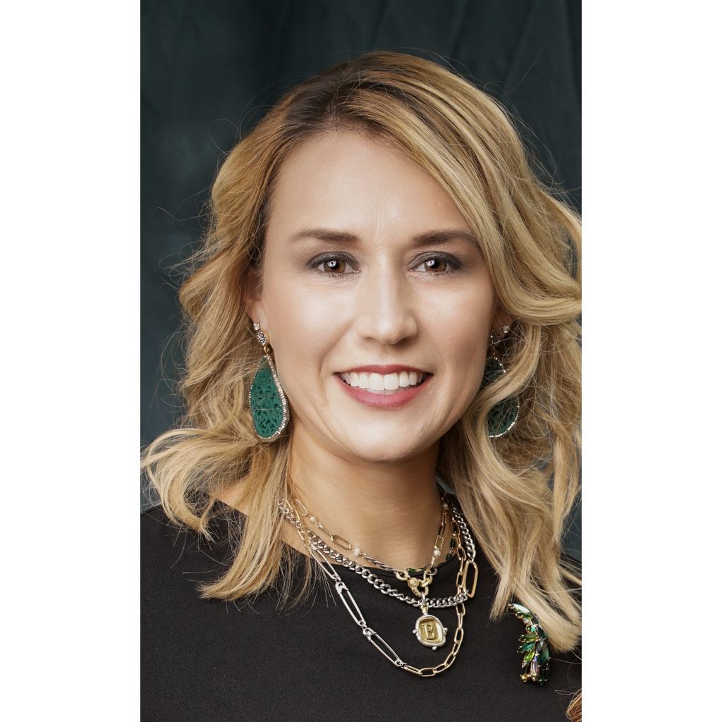 Iris Suarez's Instagram, Twitter & Facebook on IDCrawl